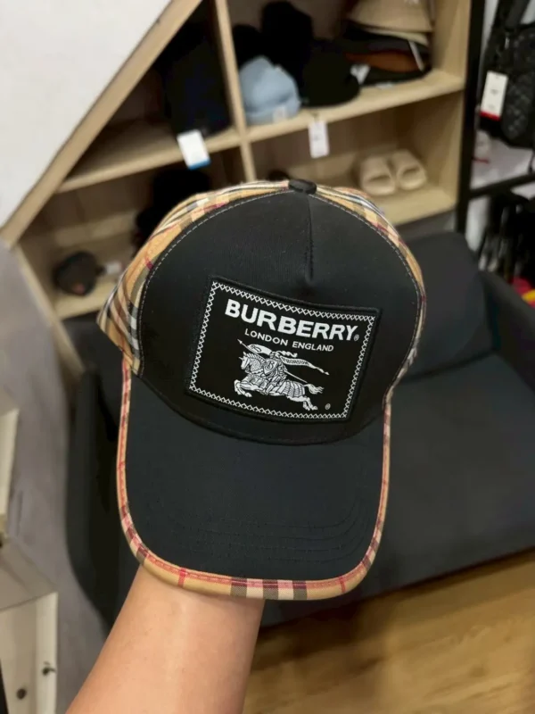 BURBERRY LONDON ENGLAND CAP – Lelangyuk1